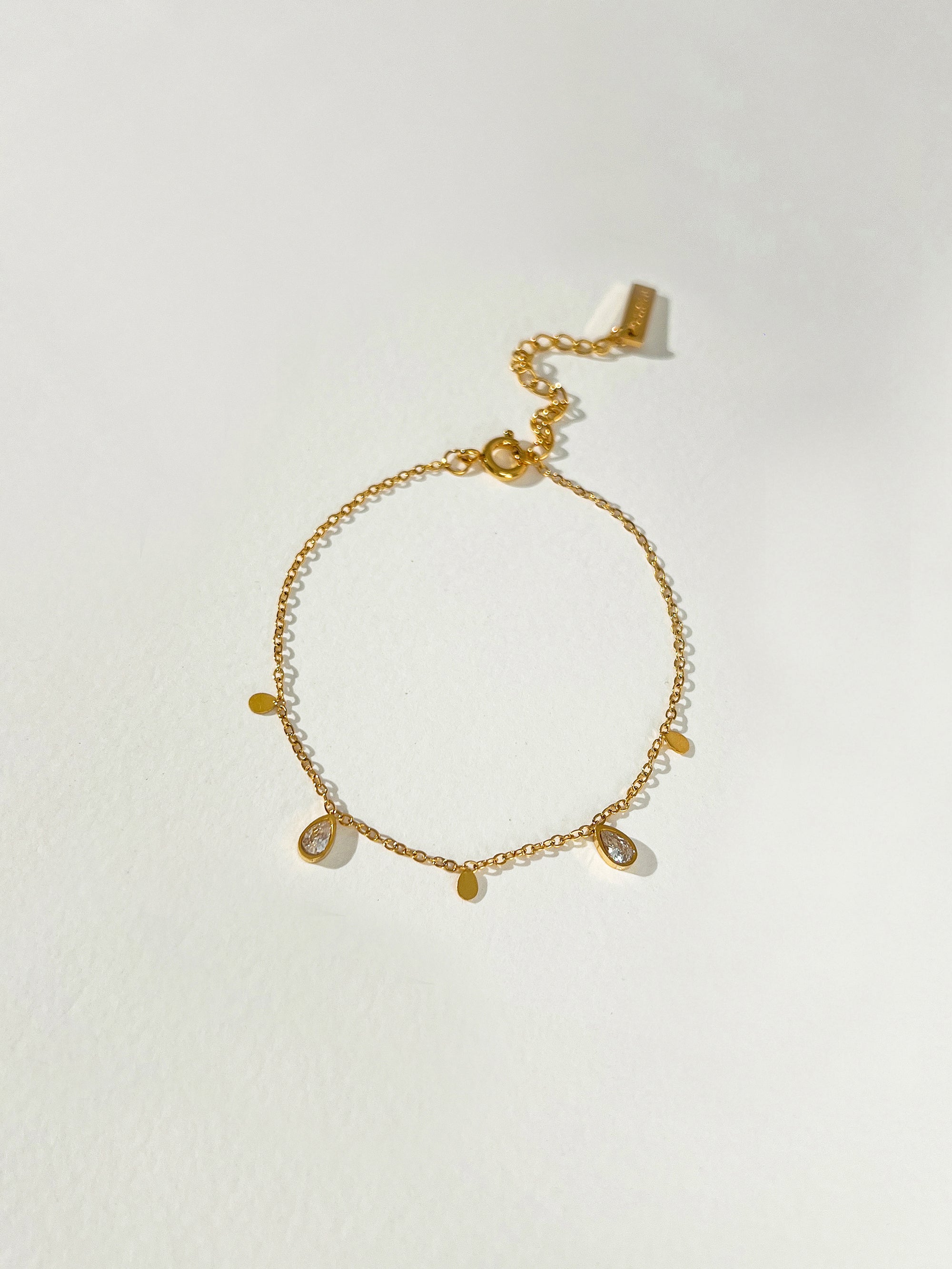 Teardrop Zircon Plain Charms Bracelet Gold | OSKER Jewellery Online