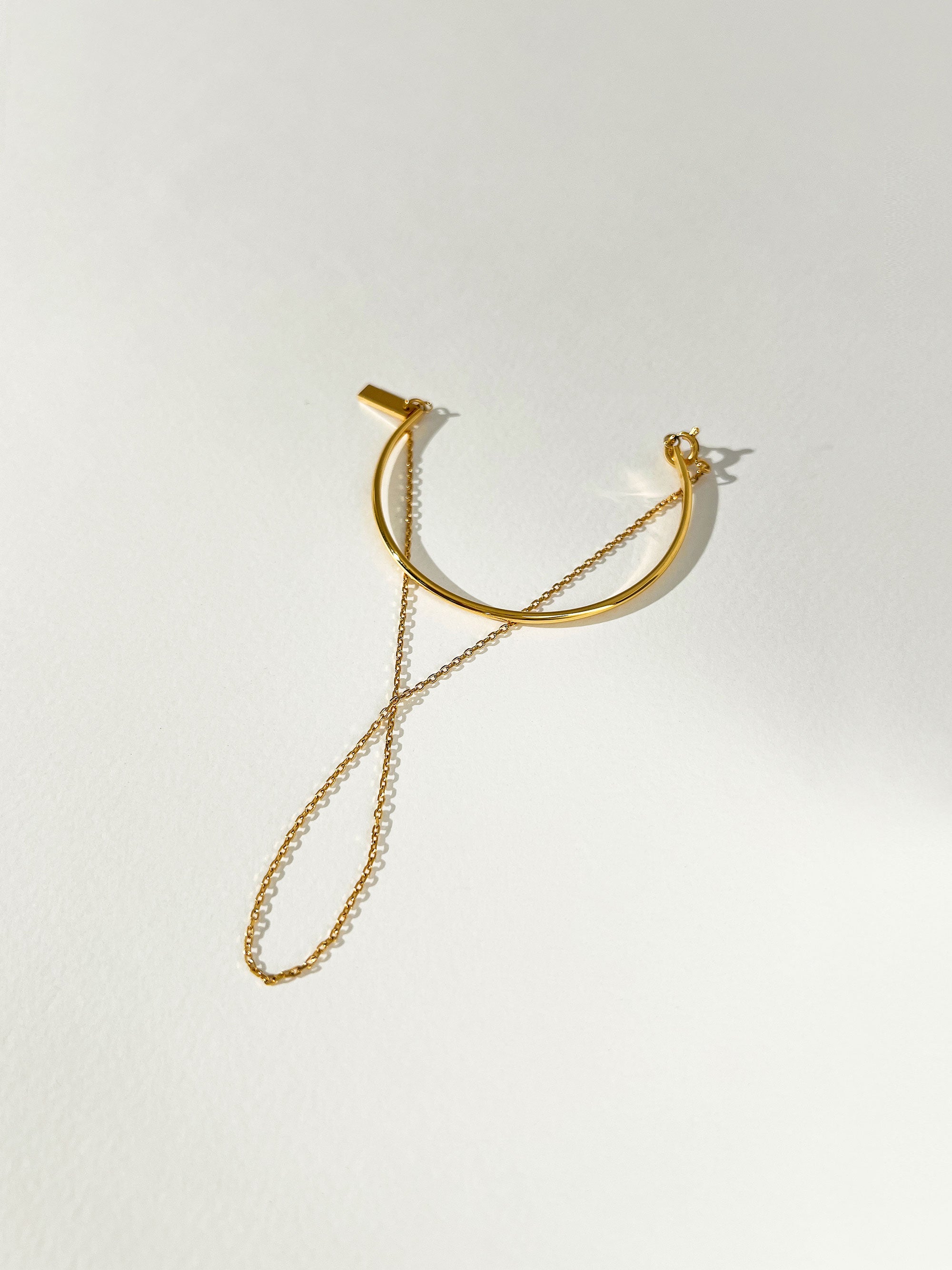 Cuff W/ Wrap Around Chain Gold | OSKER Jewellery Online