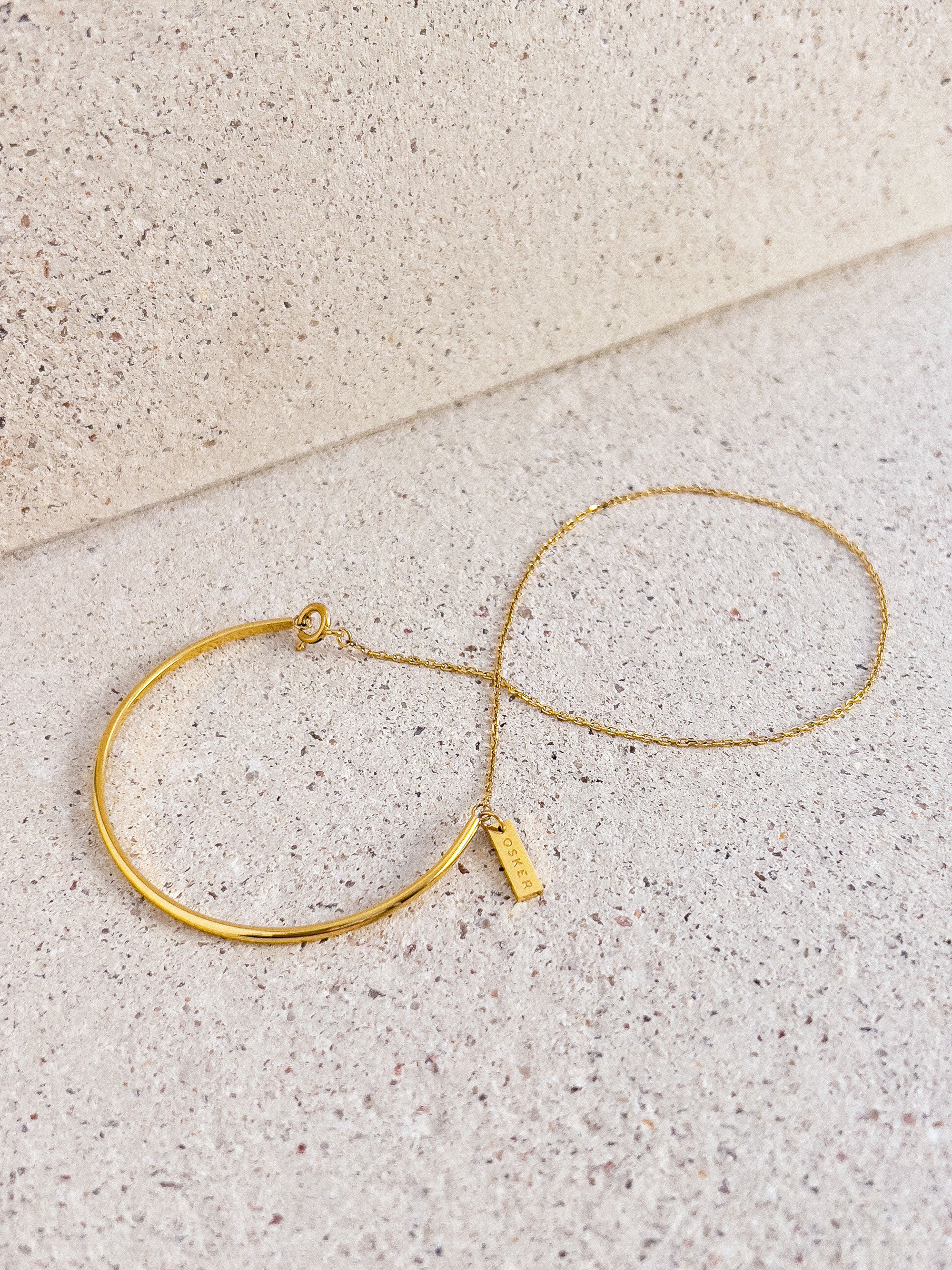 Cuff W/ Wrap Around Chain Gold | OSKER Jewellery Online