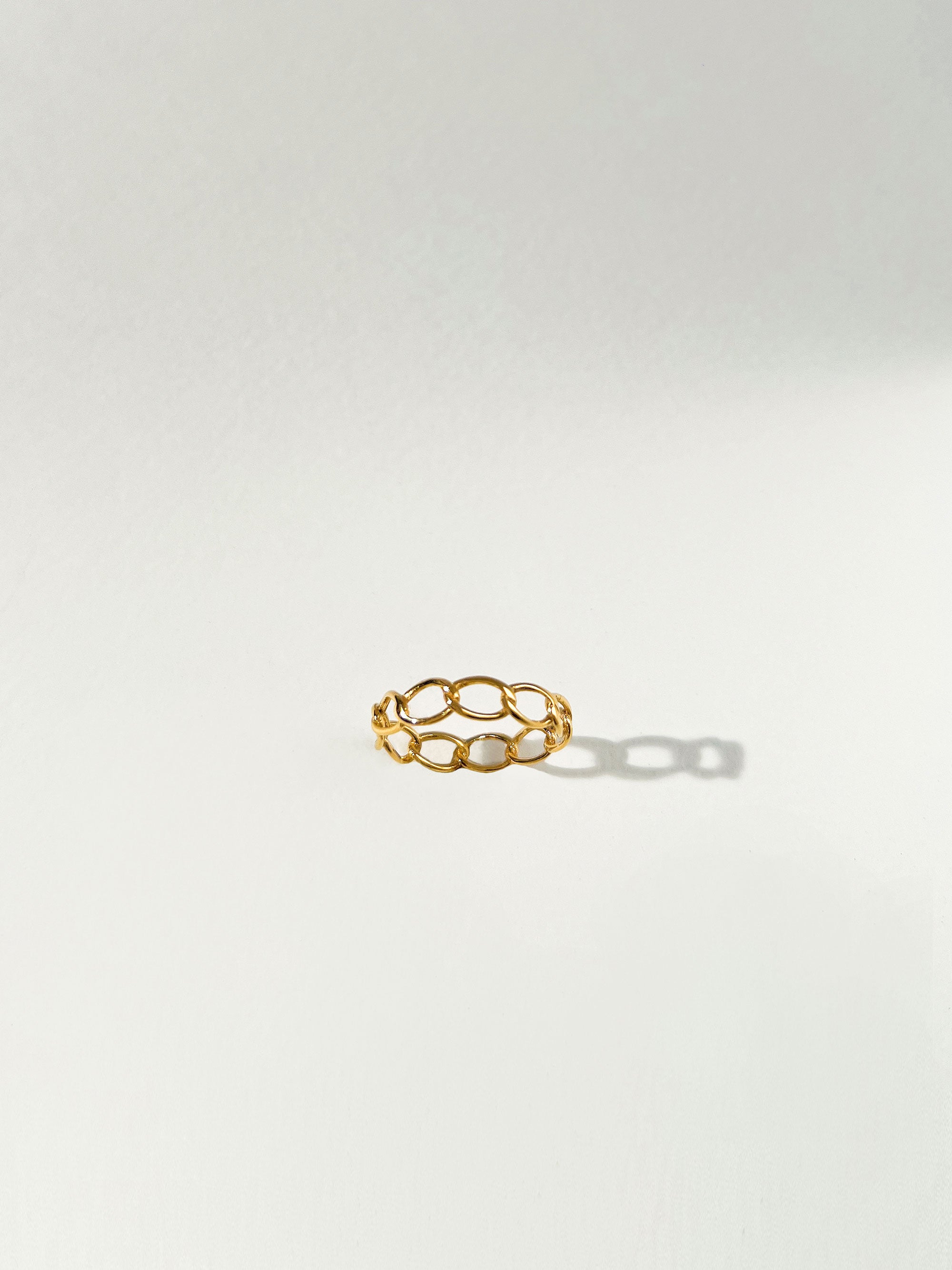 Thin Curb Chain Ring Gold | OSKER Jewellery Online