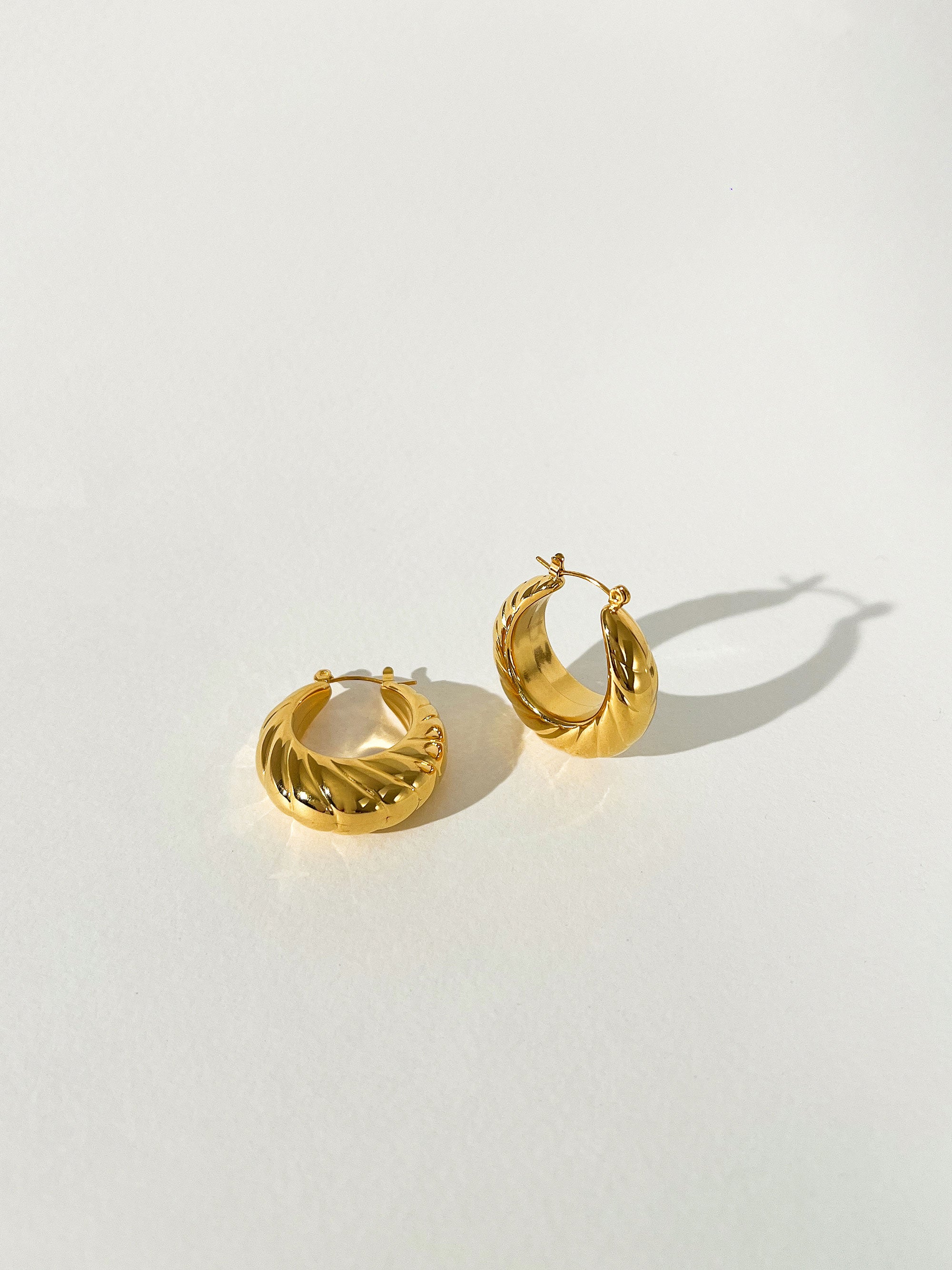 Chunky Ribbed Tapered Hoop Earrings (Large) Gold | OSKER Jewellery Online
